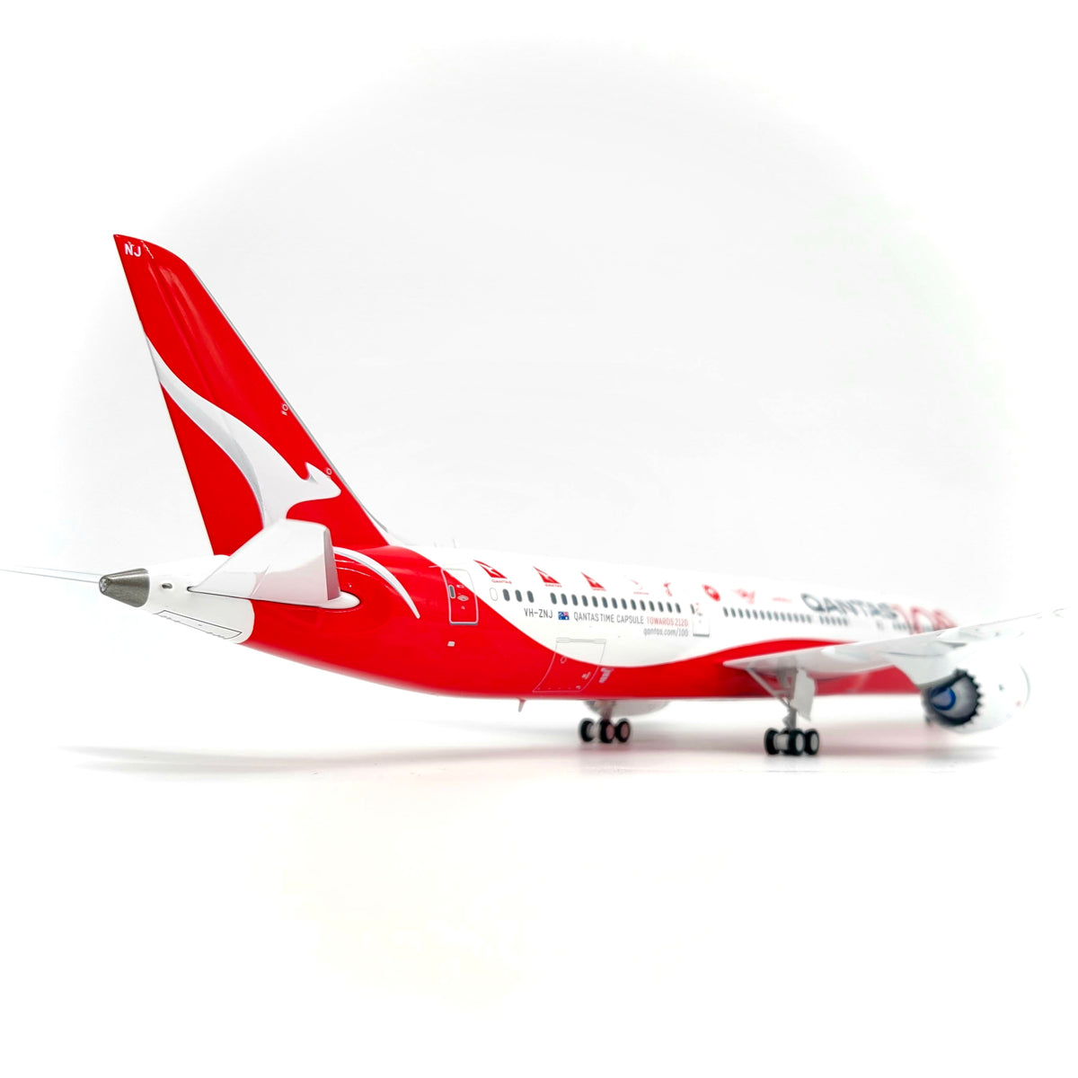 1/200 Qantas 100th Anniversary Boeing 787-9 (VH-ZNJ) Limited Edition ...